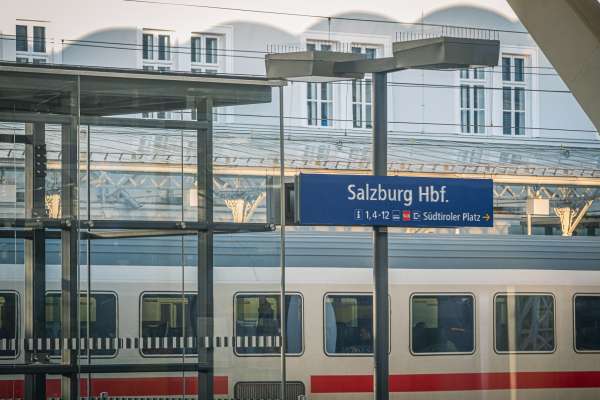 Navigate Salzburg with Ease: Your Public Transport Guide