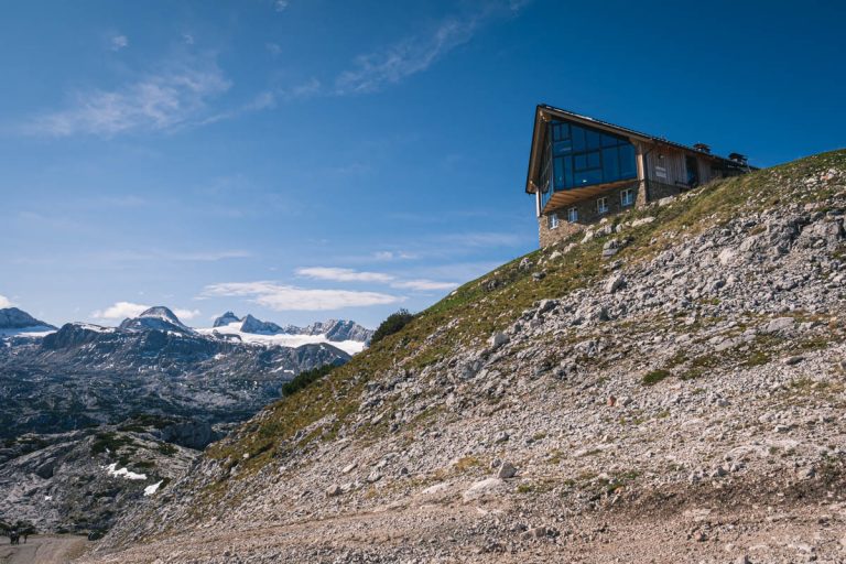 Dachstein Krippenstein Adventure: A Guide to Cable Cars & Views